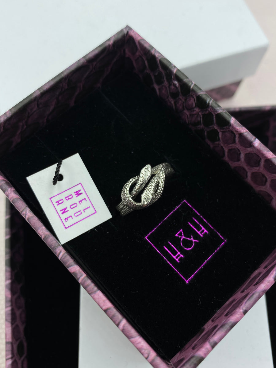 Serpent Knot Ring – Halo & Hurt